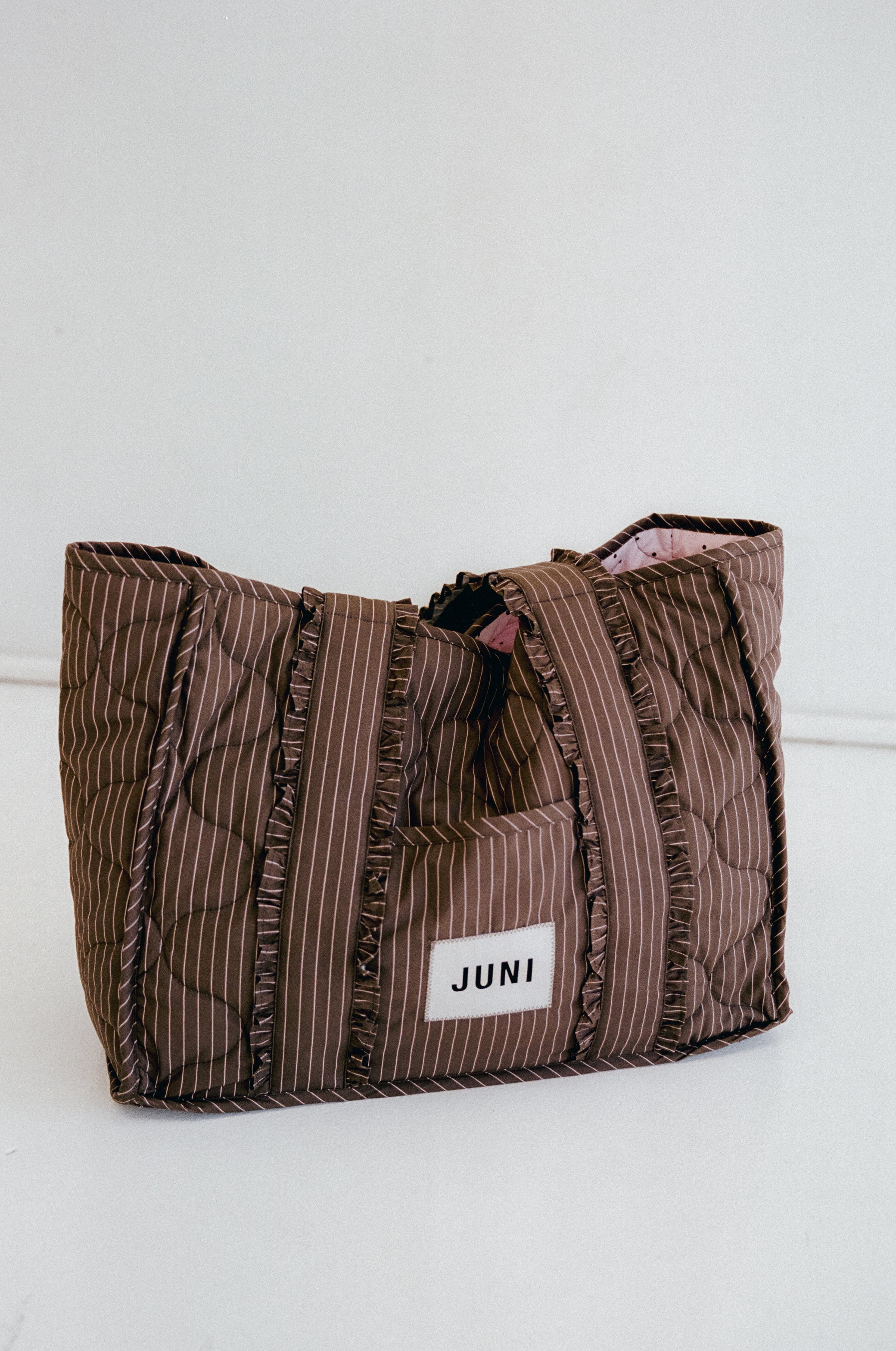 Juni – Little Cove Collective